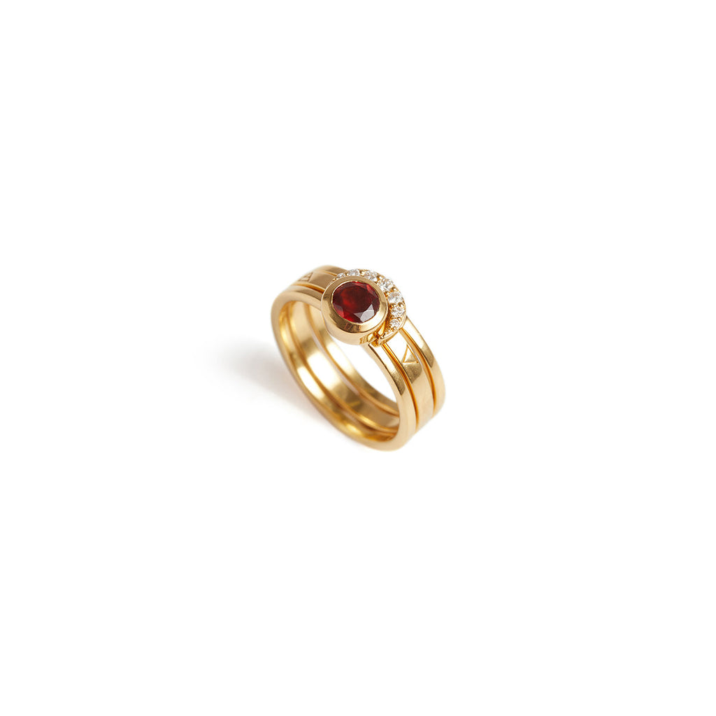 Eclipse Fine Stack Garnet Solid Gold